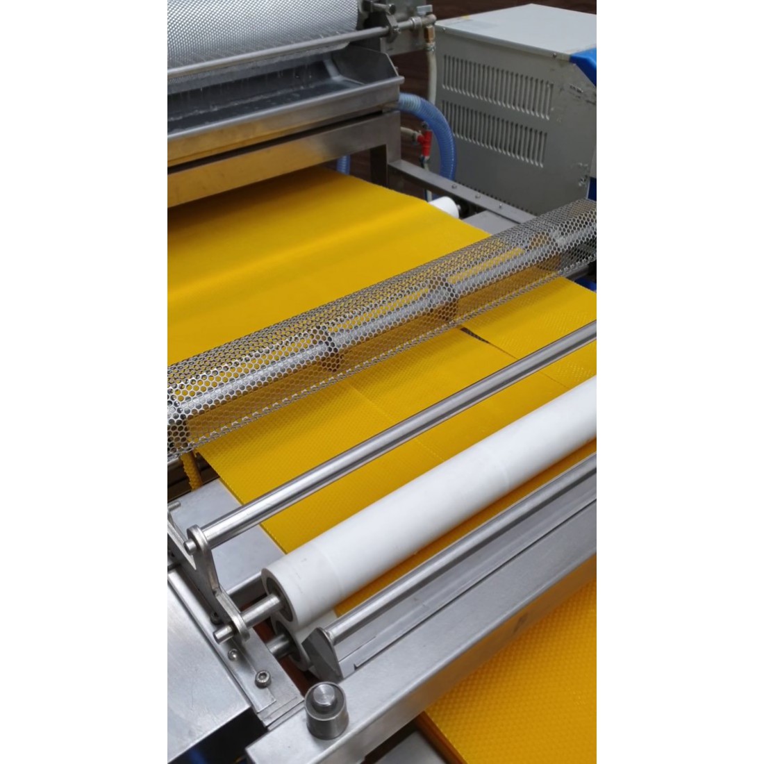 Fully Automatic Beeswax Foundation Machines